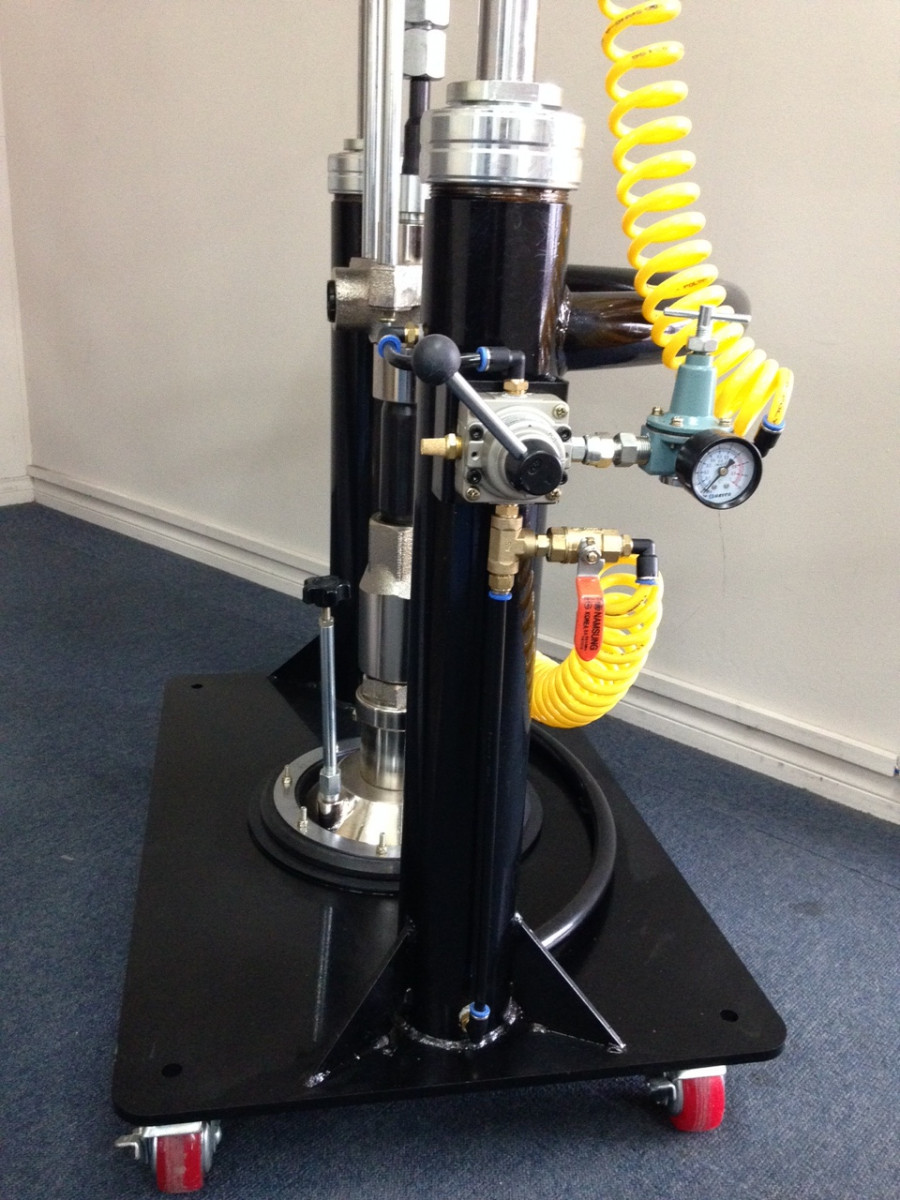 PRO 55:1 Two Post Ram - Pnuematic Pumps - Airless | Spraychief Online Store